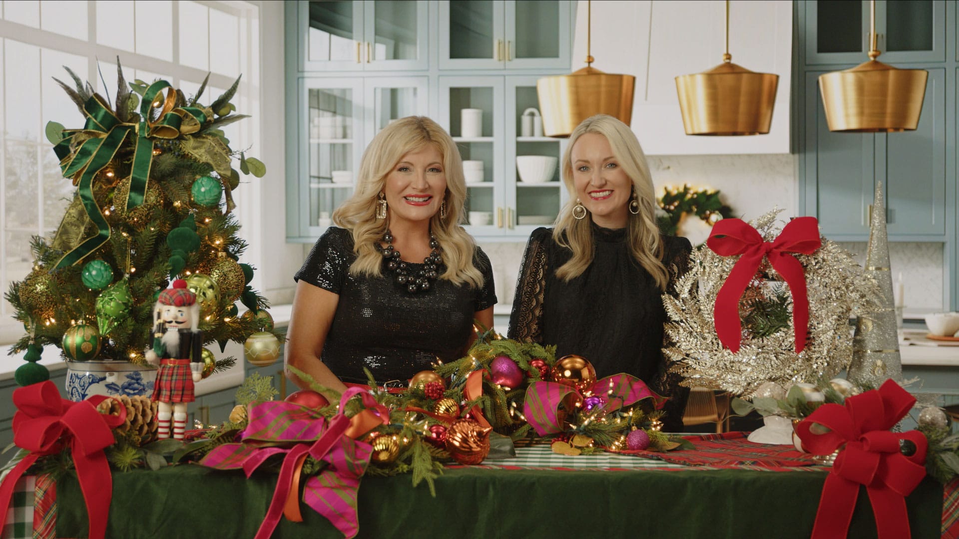 Episode 135 – Erin and Kelli's Holiday Trends - Ingles - The Southern Table